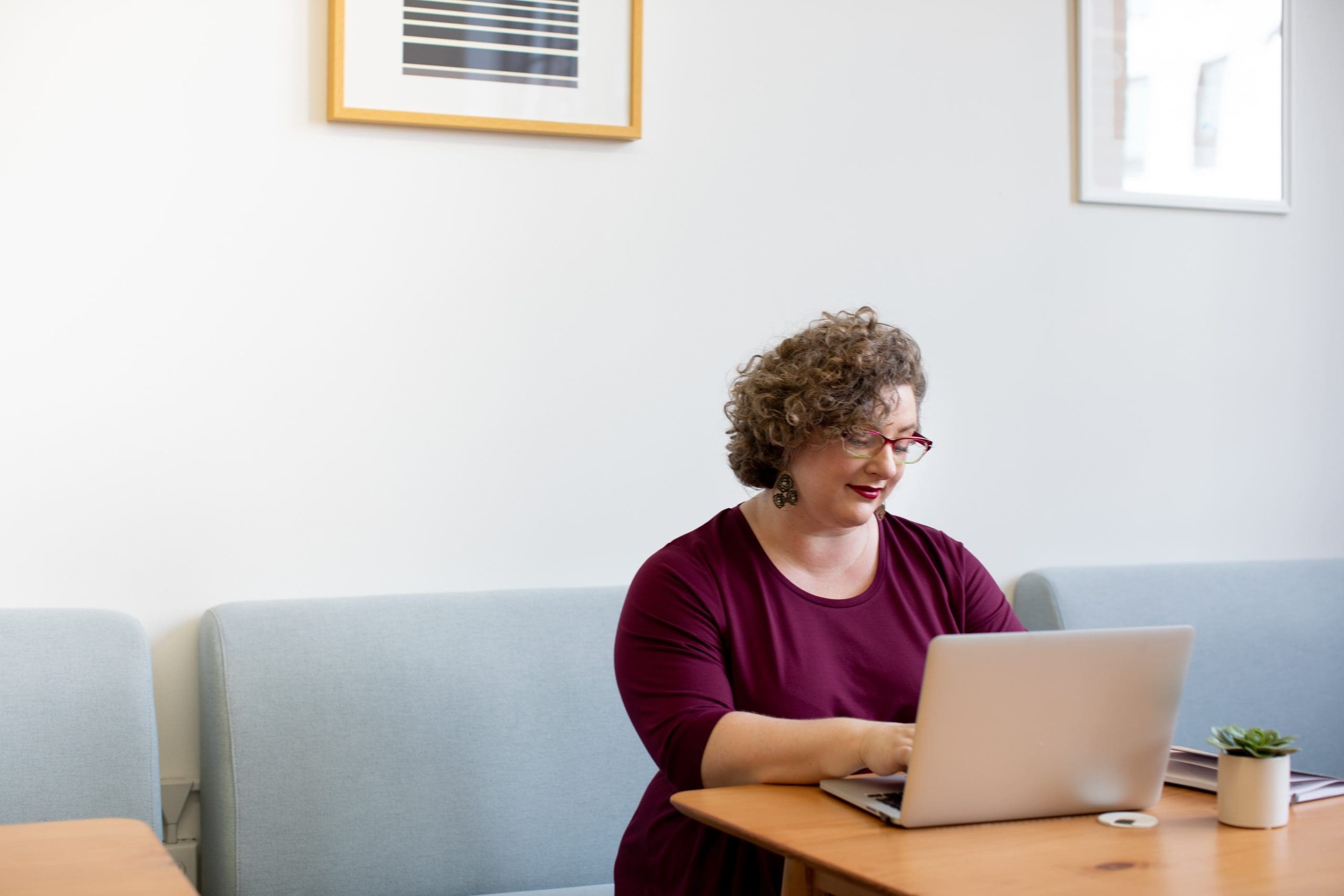 How To Best Message A Recruiter On LinkedIn (With Examples ...